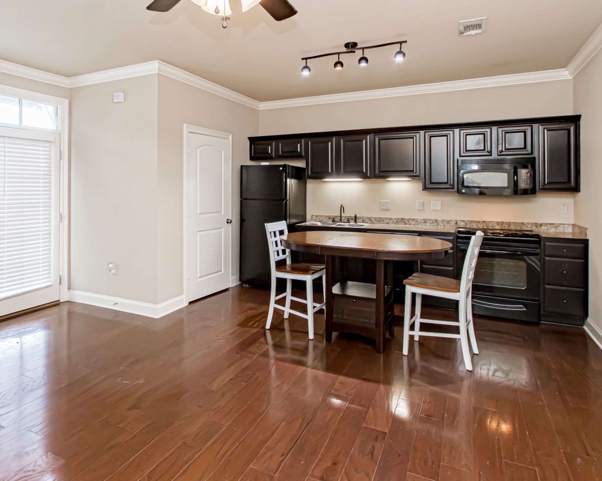 One bedroom LSU condo for sale - Selling the American Dream