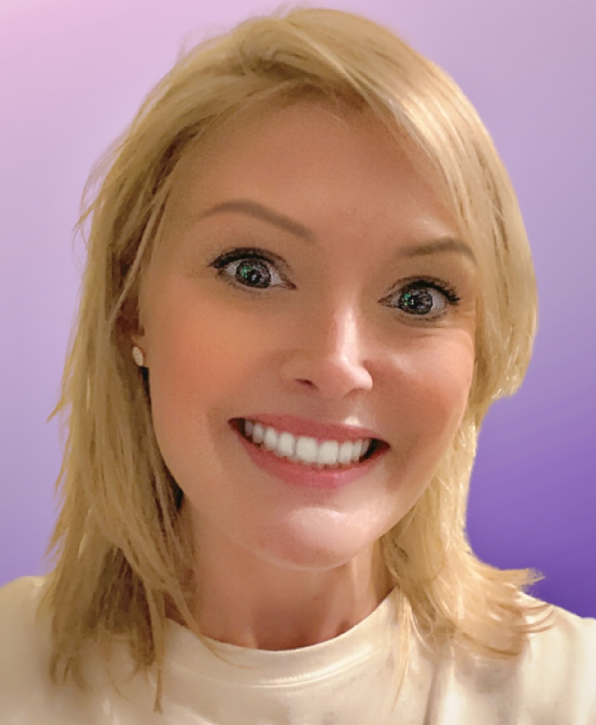 Holly Sells's Instagram, Twitter & Facebook on IDCrawl