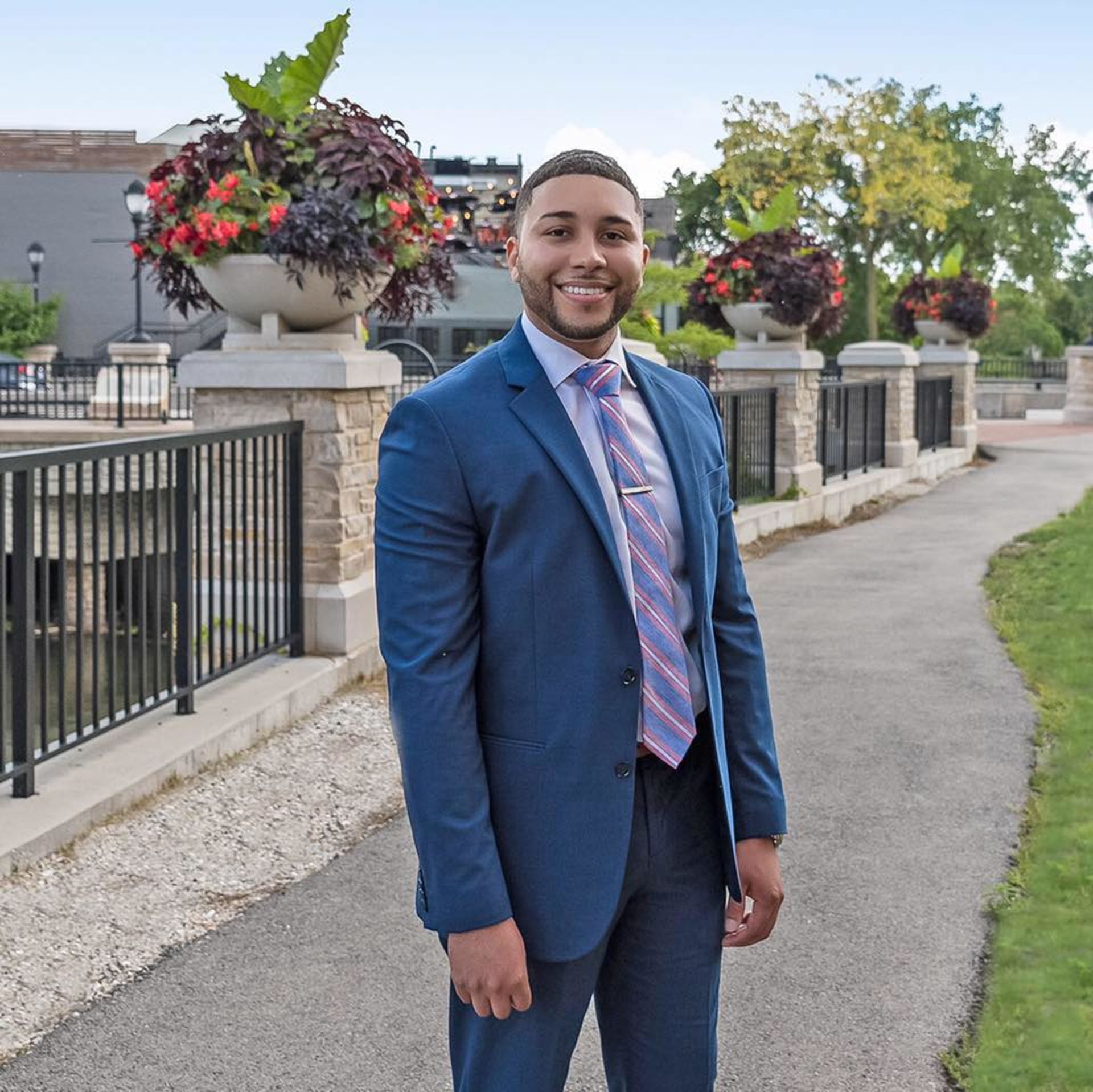 Christopher Holloway - PREMIER FULL-SERVICE REAL ESTATE TEAM