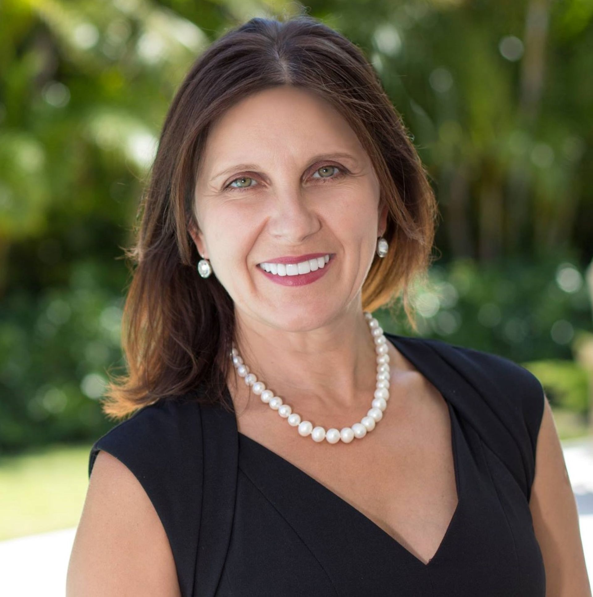 Dina Covato Real Estate Broker - Your Vision Starts Here™