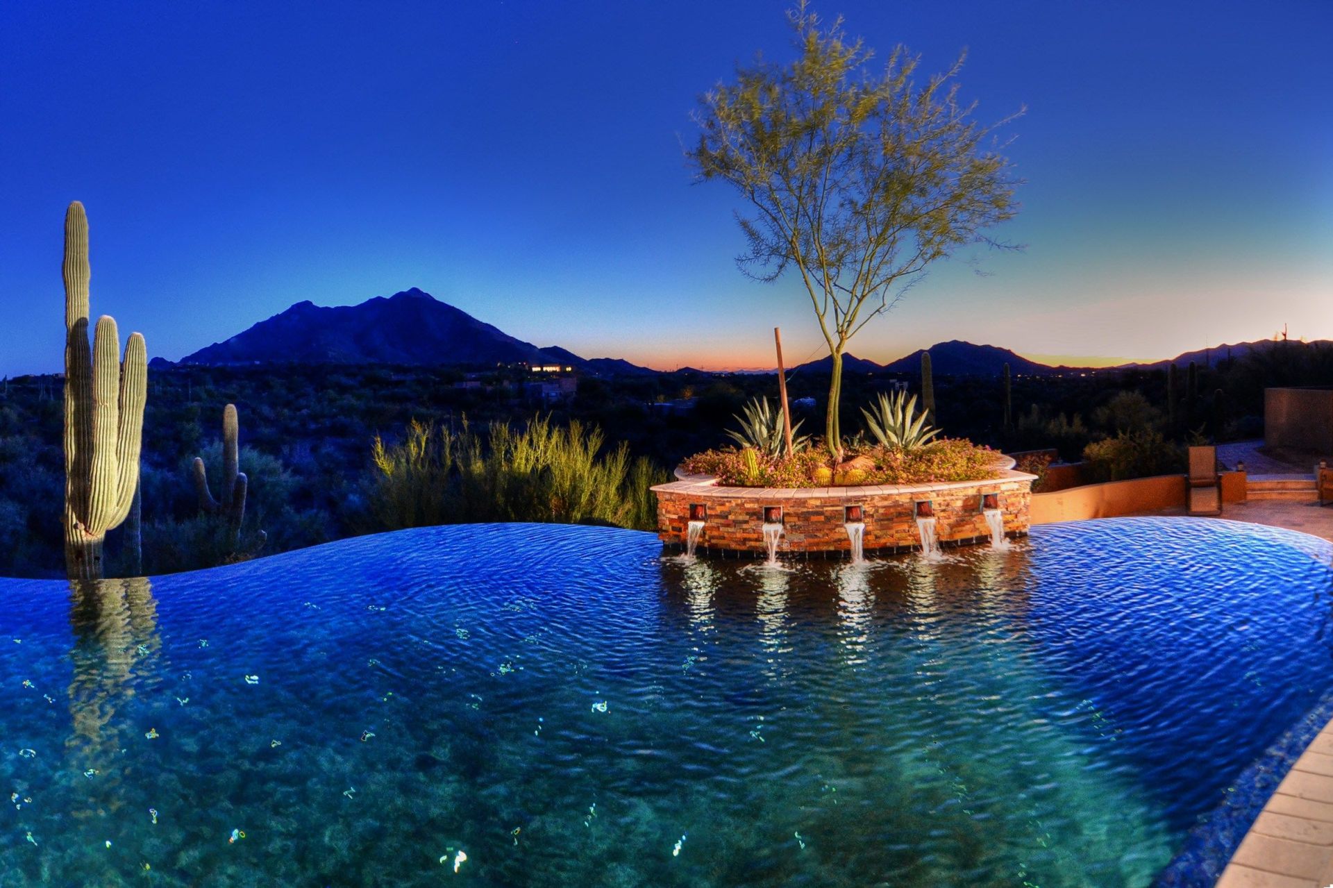 FEATURED HOMES - Your Luxury Real Estate Expert