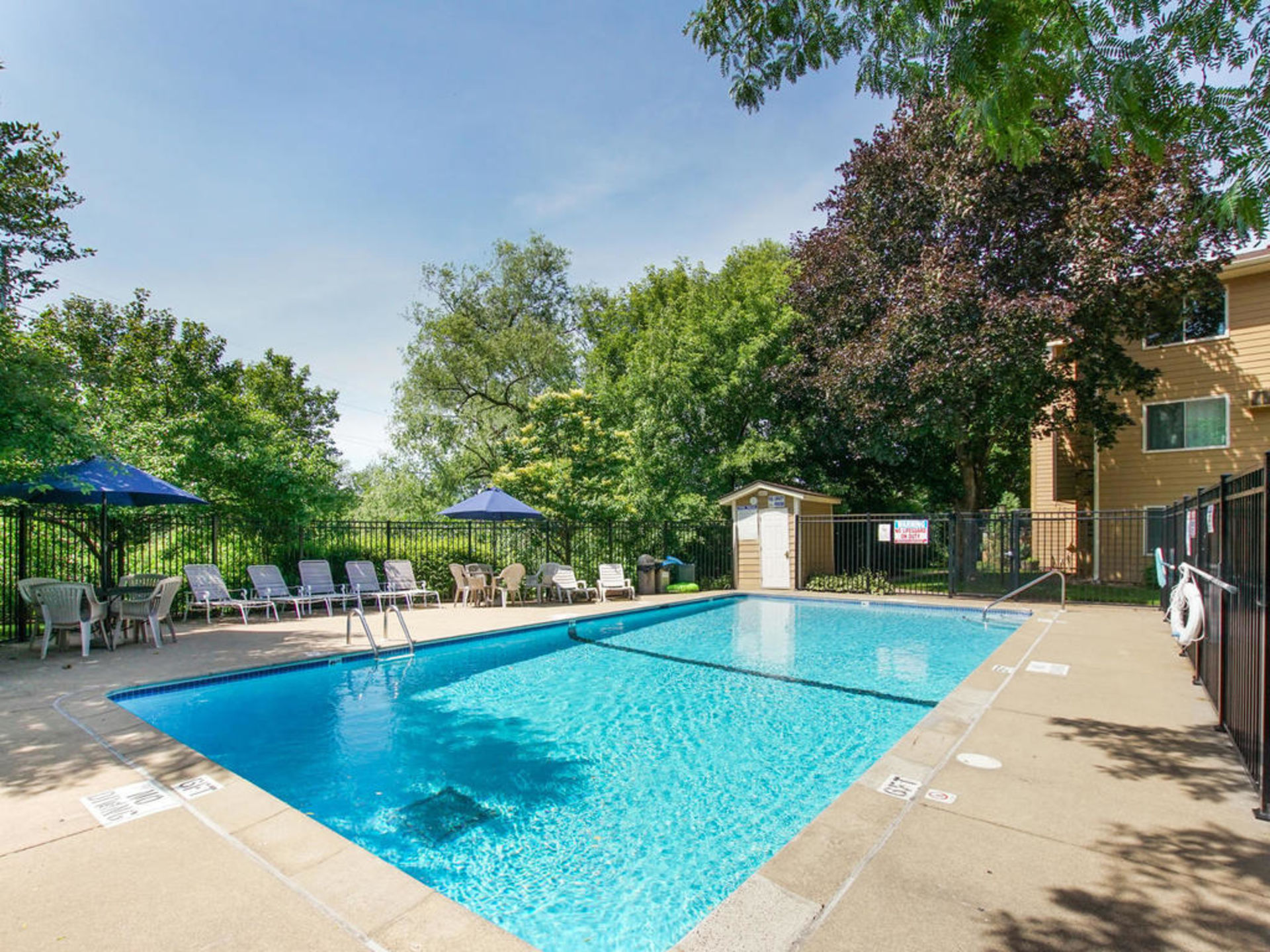 Sunset Ridge Condos in St Louis Park