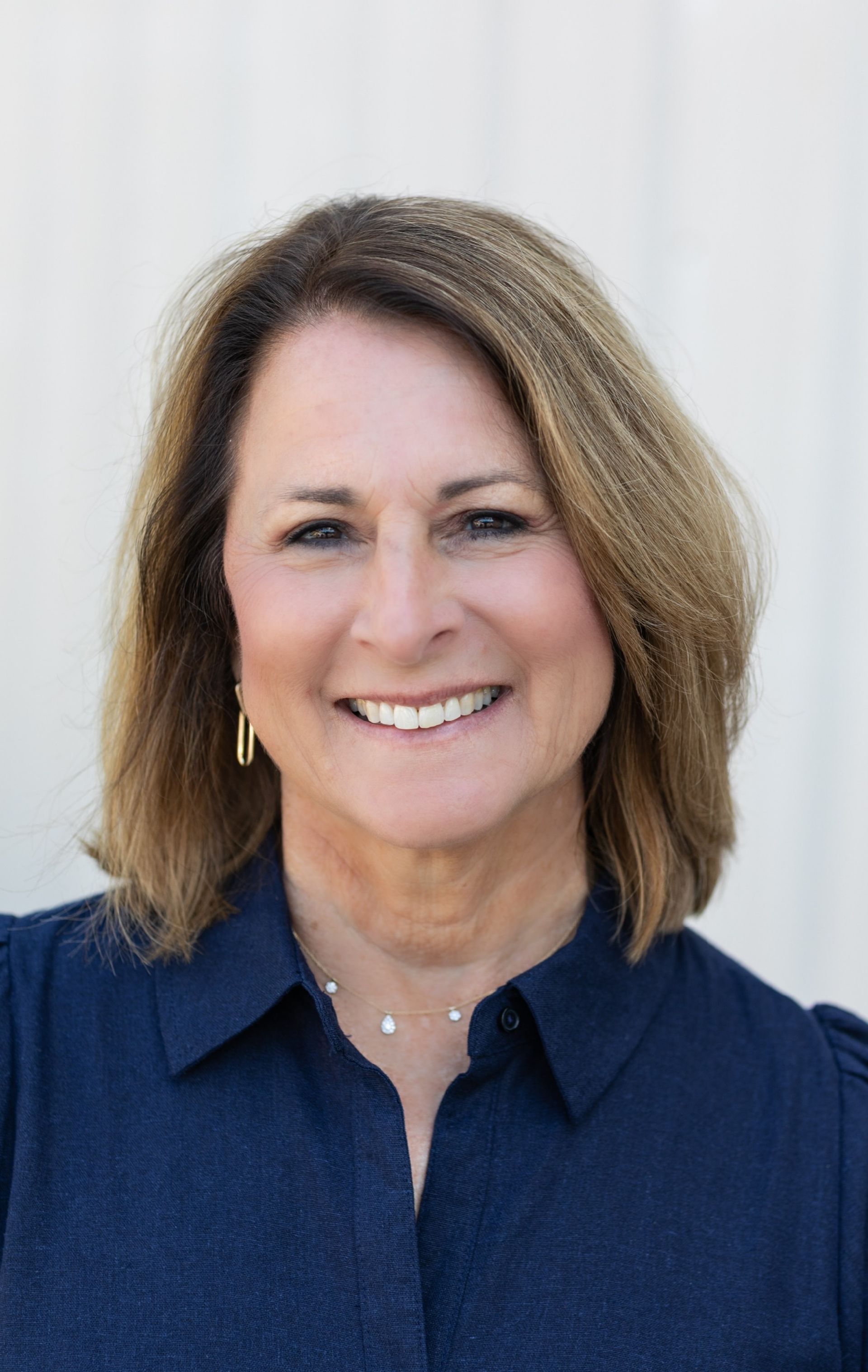 Bekki Farish Smith - Residential ∙ Commercial ∙ Land ∙ Industrial ∙ Rentals