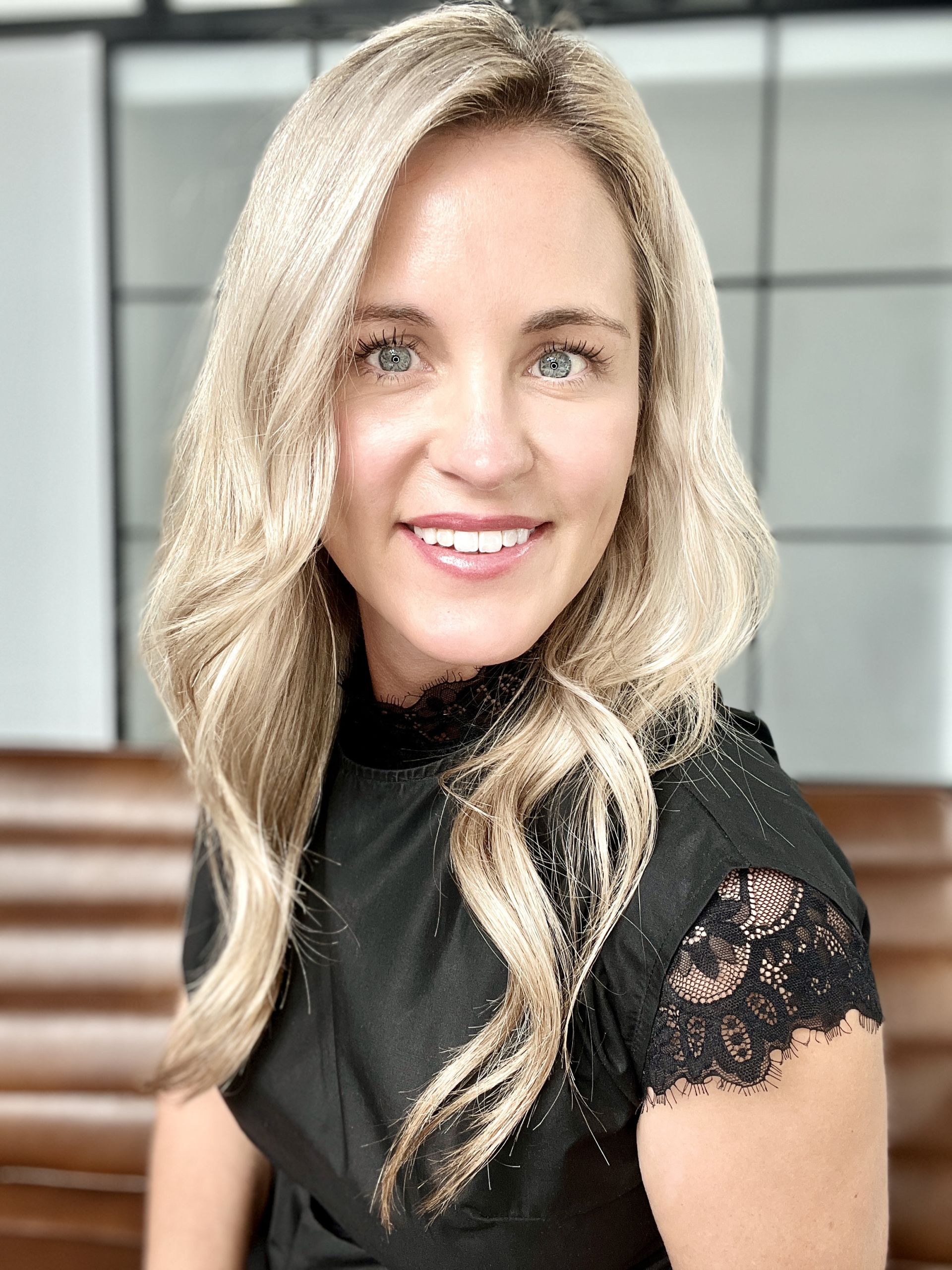 ABOUT ME - Lakefront Living | Luxury Mountain Homes & Vacation ...