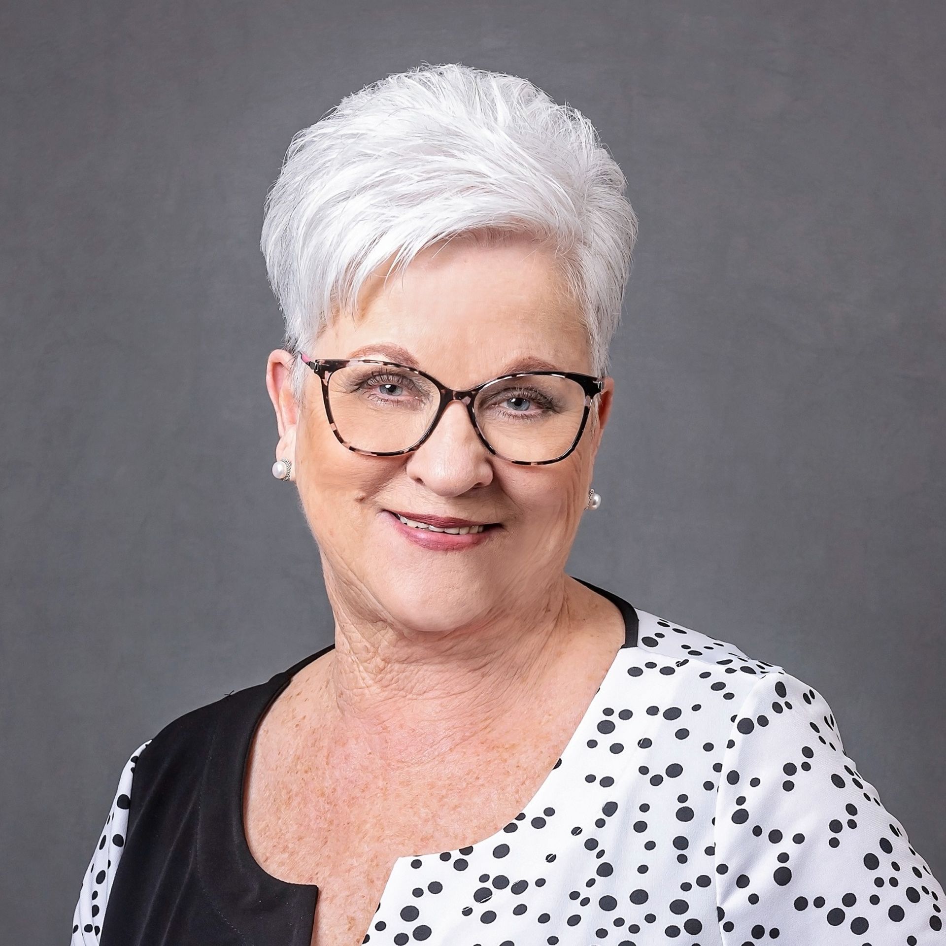 Diana Faust - The name family and friends recommend to family and friends