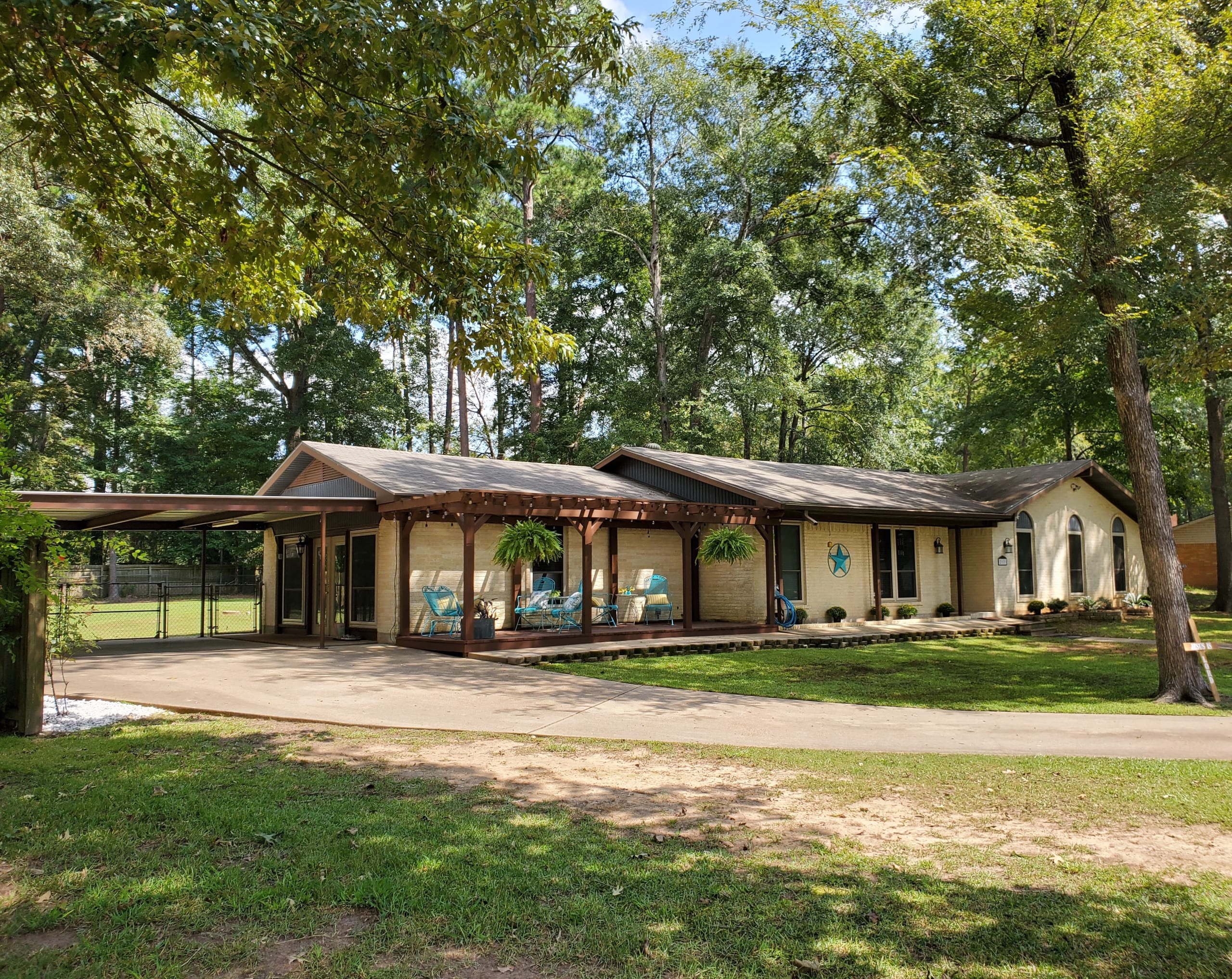 Country Roots Realty | East Texas | Homepage - Real estate brokerage ...