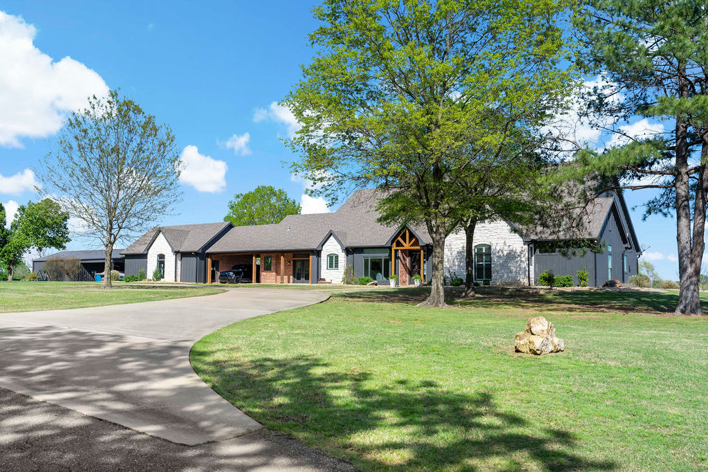 Luxury Ranchette For Sale in North East Texas | Leah Rolen | Realtor ...