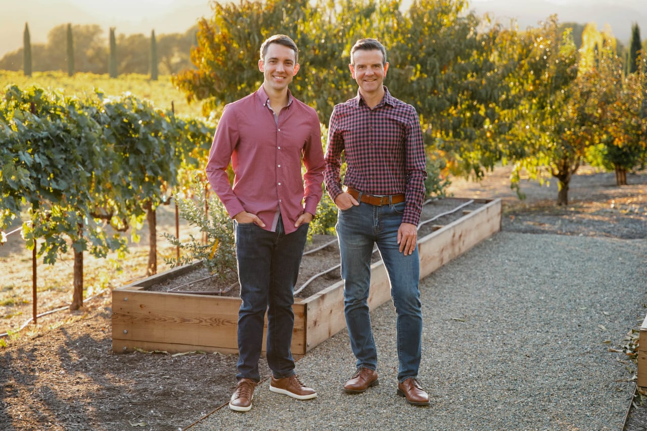 Meet the Team - Buy, Sell Or Build Your Modern Dream Home