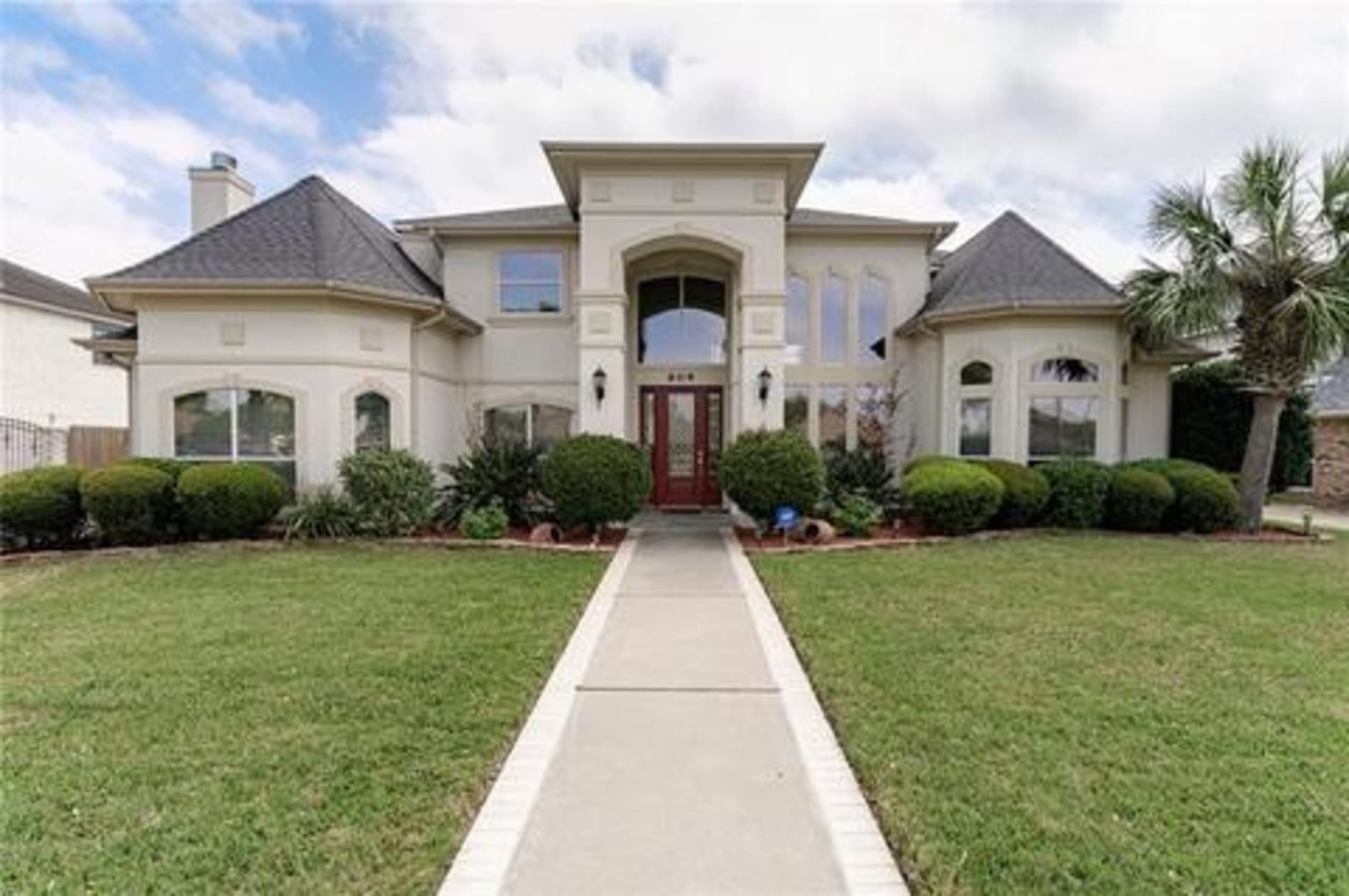 Cass Real Estate - Wide reach, local expertise